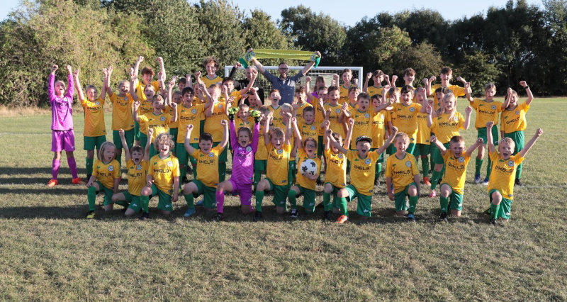 Bedale Juniors get new kit thanks to local company - Hambleton Today